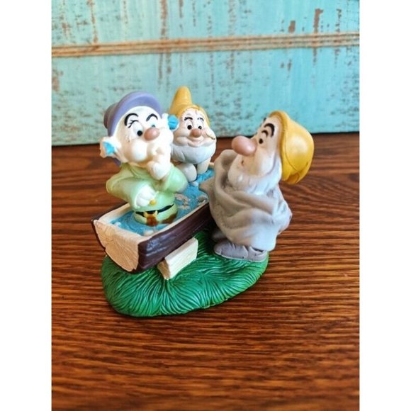 Disney | Toys | Vtg Disney Store Lil Classics Snow White And The Seven ...